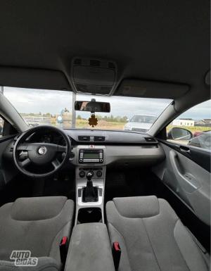 Volkswagen Passat 2006 in Silute, with an engine capacity of 1.90 L and mileage of 402 thousand km for 850 €, photo 7 on AUTOMOTO.COM.LV