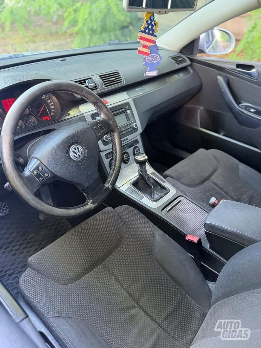 Volkswagen Passat 2006 in Kaunas, with an engine capacity of 2.00 L and mileage of 389 thousand km for 1400 €, photo 9 on AUTOMOTO.COM.LV