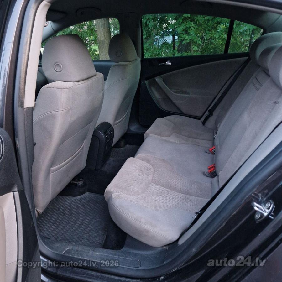 Volkswagen Passat 2006 in Tartu, with an engine capacity of 1.90 L and mileage of 397 thousand km for 1490 €, photo 7 on AUTOMOTO.COM.LV