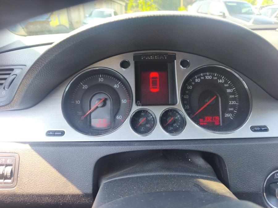 Volkswagen Passat 2007 in Ignalina, with an engine capacity of 2.00 L and mileage of 333 thousand km for 500 €, photo 10 on AUTOMOTO.COM.LV