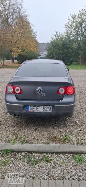 Volkswagen Passat 2007 in Siauliai, with an engine capacity of 1.90 L and mileage of 374 thousand km for 900 €, photo 3 on AUTOMOTO.COM.LV