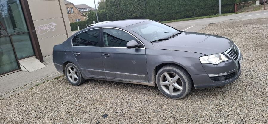 Volkswagen Passat 2007 in Siauliai, with an engine capacity of 1.90 L and mileage of 374 thousand km for 900 €, photo 6 on AUTOMOTO.COM.LV