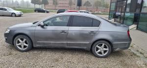 Volkswagen Passat 2007 in Siauliai, with an engine capacity of 1.90 L and mileage of 374 thousand km for 900 €, photo 8 on AUTOMOTO.COM.LV