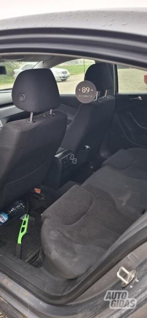 Volkswagen Passat 2007 in Siauliai, with an engine capacity of 1.90 L and mileage of 374 thousand km for 900 €, photo 11 on AUTOMOTO.COM.LV