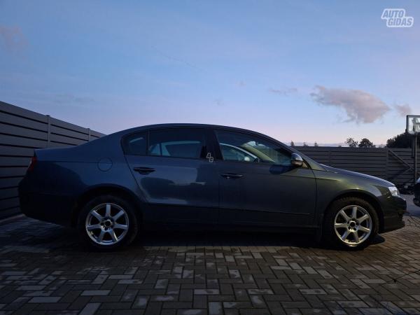 Volkswagen Passat 2009 in Klaipeda, with an engine capacity of 1.90 L and mileage of 302 thousand km for 2900 €, photo 3 on AUTOMOTO.COM.LV