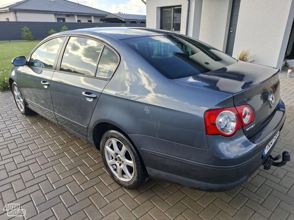Volkswagen Passat 2009 in Klaipeda, with an engine capacity of 1.90 L and mileage of 302 thousand km for 2900 €, photo 6 on AUTOMOTO.COM.LV