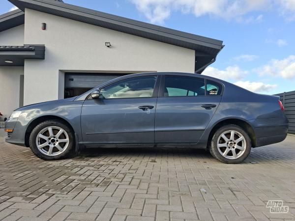 Volkswagen Passat 2009 in Klaipeda, with an engine capacity of 1.90 L and mileage of 302 thousand km for 2900 €, photo 7 on AUTOMOTO.COM.LV