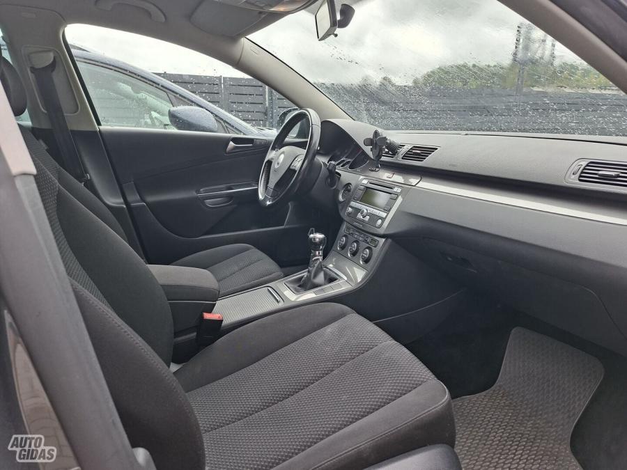 Volkswagen Passat 2009 Klaipėda, ar dzinēja tilpumu 1.90 L un nobraukumu 302 tūkst. km par 2900 €, foto 18 vietnē AUTOMOTO.COM.LV