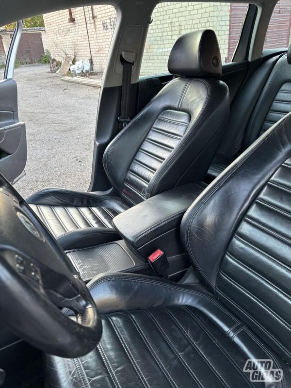 Volkswagen Passat 2009 in Panevezys, with an engine capacity of 3.20 L and mileage of 379 thousand km for 1500 €, photo 6 on AUTOMOTO.COM.LV