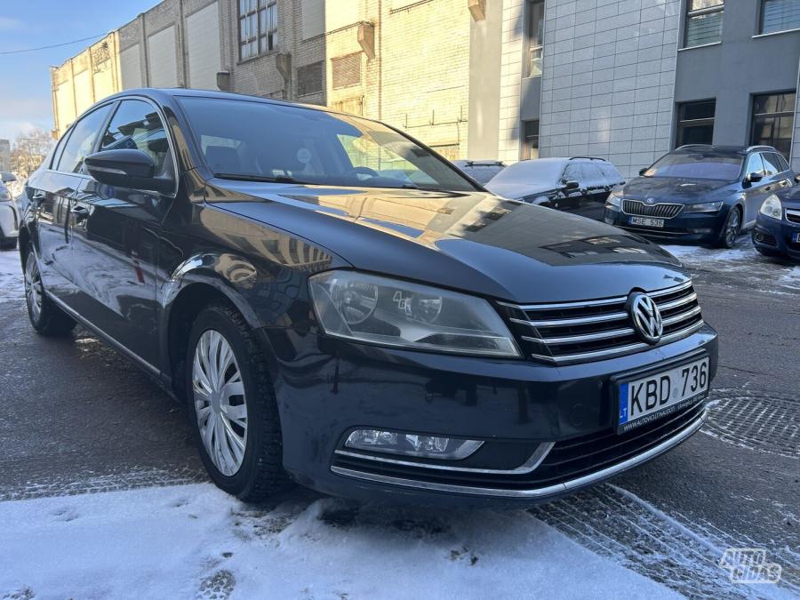 Volkswagen Passat 2011 in Vilnius, with an engine capacity of 2.00 L and mileage of 240 thousand km for 6000 €, photo 5 on AUTOMOTO.COM.LV