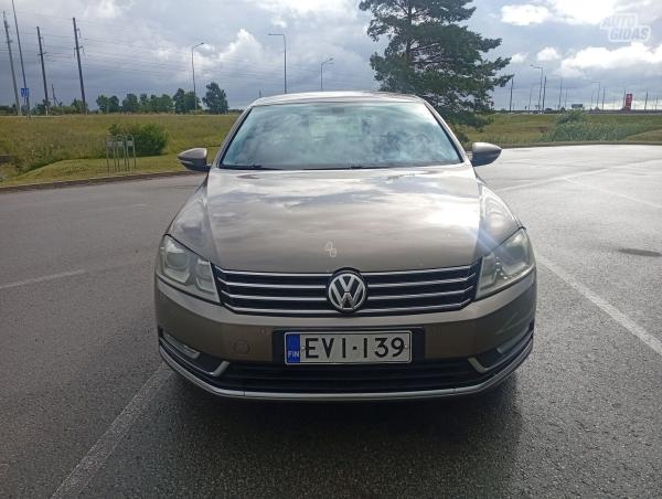 Volkswagen Passat 2011 in Vilnius, with an engine capacity of 2.00 L and mileage of 235 thousand km for 5100 €, photo 2 on AUTOMOTO.COM.LV