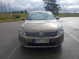 Volkswagen Passat 2011 in Vilnius, with an engine capacity of 2.00 L and mileage of 235 thousand km for 5100 €, photo 3 on AUTOMOTO.COM.LV