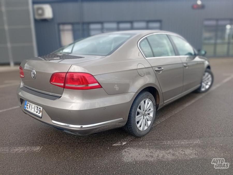 Volkswagen Passat 2011 in Vilnius, with an engine capacity of 2.00 L and mileage of 235 thousand km for 5100 €, photo 6 on AUTOMOTO.COM.LV