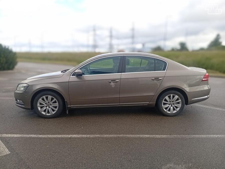Volkswagen Passat 2011 in Vilnius, with an engine capacity of 2.00 L and mileage of 235 thousand km for 5100 €, photo 8 on AUTOMOTO.COM.LV