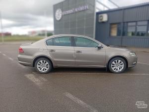 Volkswagen Passat 2011 in Vilnius, with an engine capacity of 2.00 L and mileage of 235 thousand km for 5100 €, photo 9 on AUTOMOTO.COM.LV
