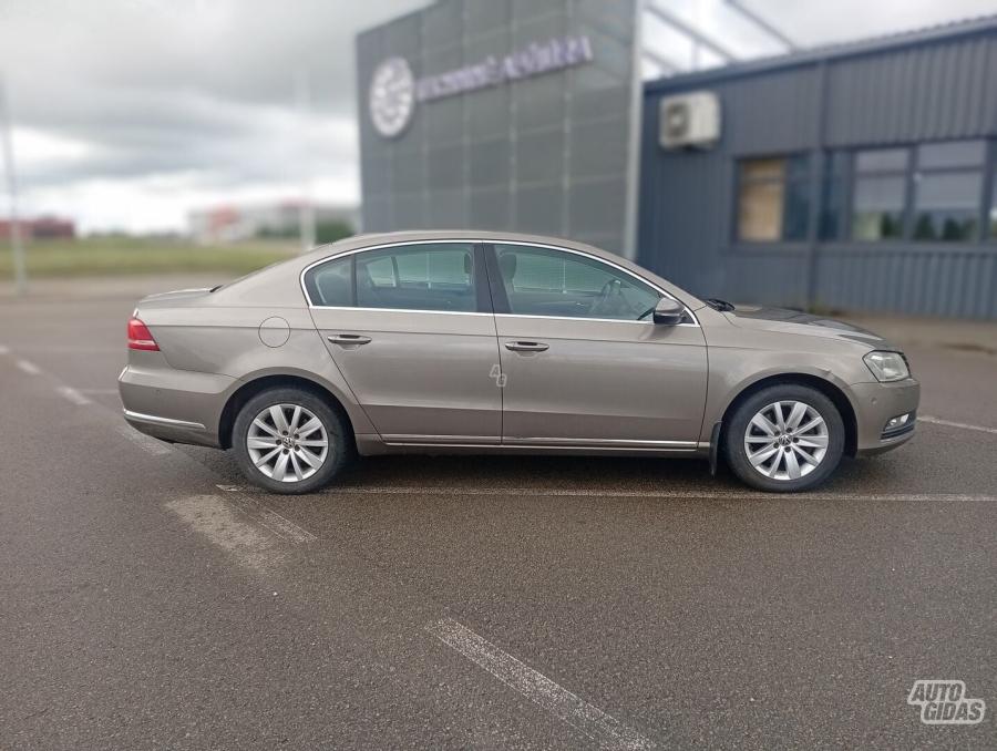 Volkswagen Passat 2011 in Vilnius, with an engine capacity of 2.00 L and mileage of 235 thousand km for 5100 €, photo 9 on AUTOMOTO.COM.LV