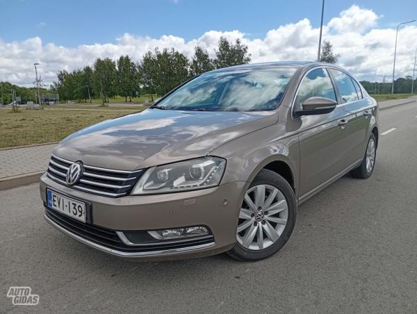 Volkswagen Passat 2011 in Vilnius, with an engine capacity of 2.00 L and mileage of 236 thousand km for 5200 €, photo 1 on AUTOMOTO.COM.LV