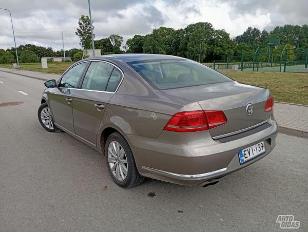 Volkswagen Passat 2011 in Vilnius, with an engine capacity of 2.00 L and mileage of 236 thousand km for 5200 €, photo 4 on AUTOMOTO.COM.LV