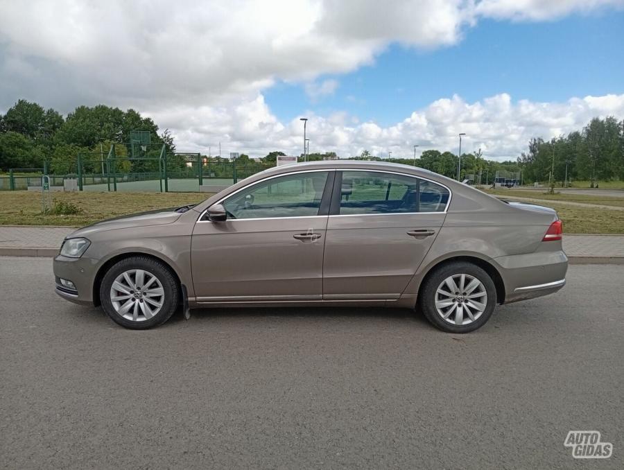 Volkswagen Passat 2011 in Vilnius, with an engine capacity of 2.00 L and mileage of 236 thousand km for 5200 €, photo 8 on AUTOMOTO.COM.LV