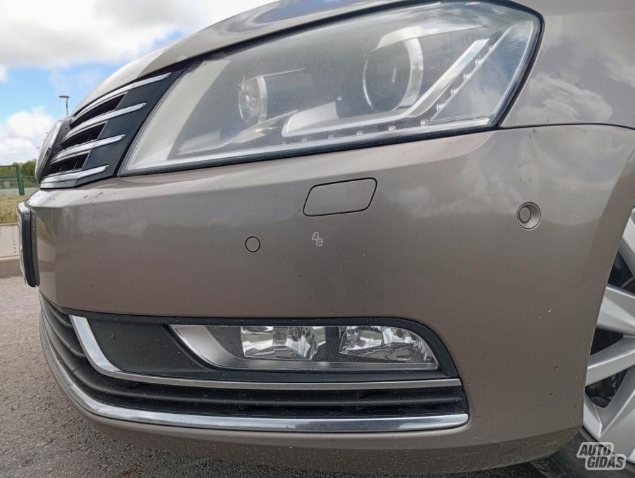 Volkswagen Passat 2011 in Vilnius, with an engine capacity of 2.00 L and mileage of 236 thousand km for 5200 €, photo 14 on AUTOMOTO.COM.LV