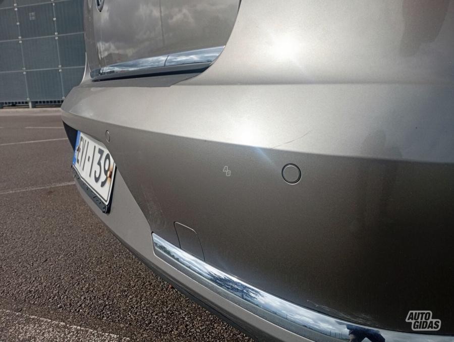 Volkswagen Passat 2011 in Vilnius, with an engine capacity of 2.00 L and mileage of 236 thousand km for 5200 €, photo 31 on AUTOMOTO.COM.LV