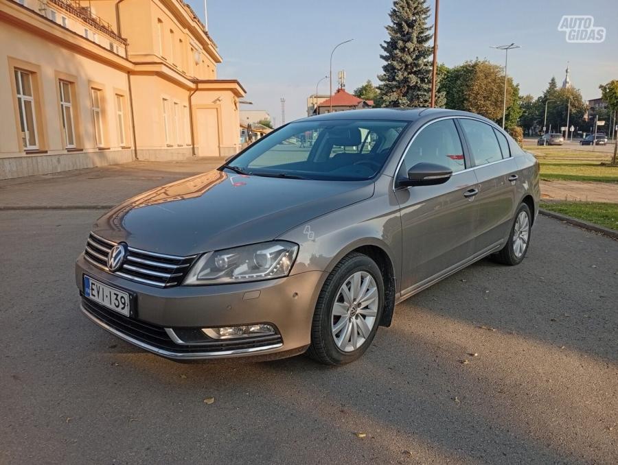 Volkswagen Passat 2011 in Siauliai, with an engine capacity of 2.00 L and mileage of 237 thousand km for 4950 €, photo 1 on AUTOMOTO.COM.LV