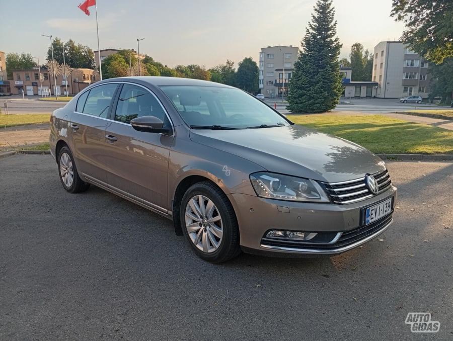 Volkswagen Passat 2011 in Siauliai, with an engine capacity of 2.00 L and mileage of 237 thousand km for 4950 €, photo 4 on AUTOMOTO.COM.LV