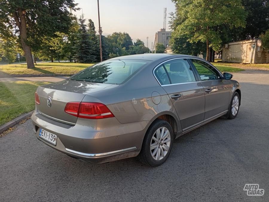 Volkswagen Passat 2011 in Siauliai, with an engine capacity of 2.00 L and mileage of 237 thousand km for 4950 €, photo 6 on AUTOMOTO.COM.LV