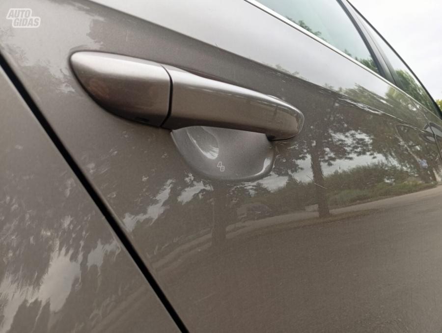 Volkswagen Passat 2011 Šauļi, ar dzinēja tilpumu 2.00 L un nobraukumu 238 tūkst. km par 4950 €, foto 18 vietnē AUTOMOTO.COM.LV