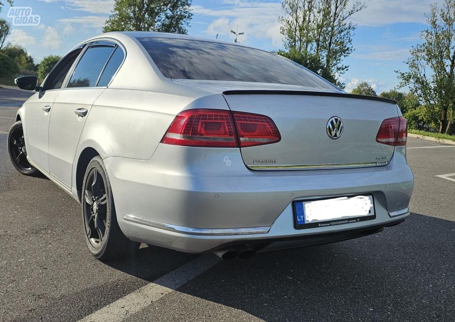 Volkswagen Passat 2011 in Trakai, with an engine capacity of 2.00 L and mileage of 289 thousand km for 4700 €, photo 8 on AUTOMOTO.COM.LV