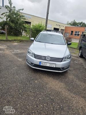 Volkswagen Passat 2011 in Vilnius, with an engine capacity of 2.00 L and mileage of 326 thousand km for 2499 €, photo  on AUTOMOTO.COM.LV