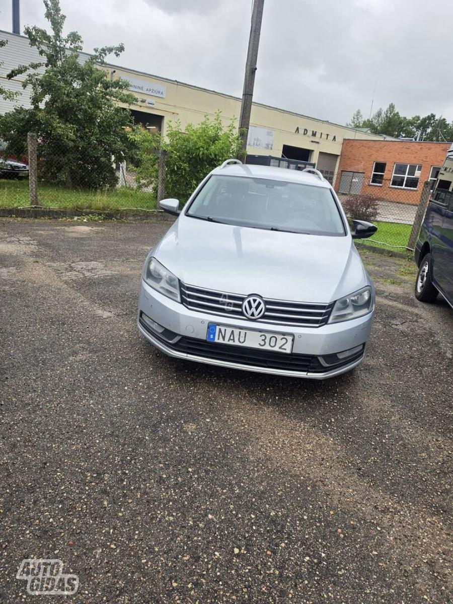 Volkswagen Passat 2011 in Vilnius, with an engine capacity of 2.00 L and mileage of 326 thousand km for 2499 €, photo 1 on AUTOMOTO.COM.LV