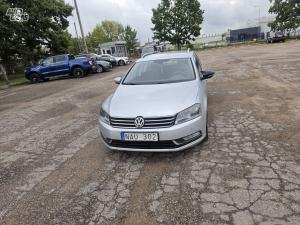 Volkswagen Passat 2011 in Vilnius, with an engine capacity of 2.00 L and mileage of 326 thousand km for 2499 €, photo 4 on AUTOMOTO.COM.LV