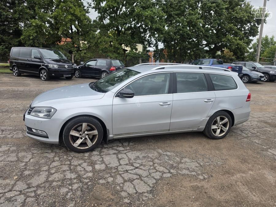 Volkswagen Passat 2011 in Vilnius, with an engine capacity of 2.00 L and mileage of 326 thousand km for 2499 €, photo 12 on AUTOMOTO.COM.LV