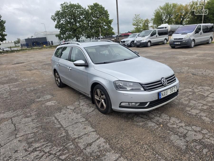 Volkswagen Passat 2011 in Vilnius, with an engine capacity of 2.00 L and mileage of 326 thousand km for 2499 €, photo 14 on AUTOMOTO.COM.LV