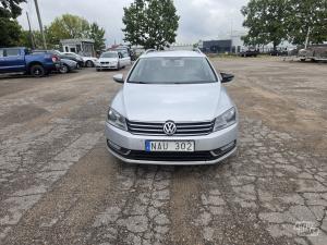 Volkswagen Passat 2011 in Vilnius, with an engine capacity of 2.00 L and mileage of 326 thousand km for 2499 €, photo 15 on AUTOMOTO.COM.LV