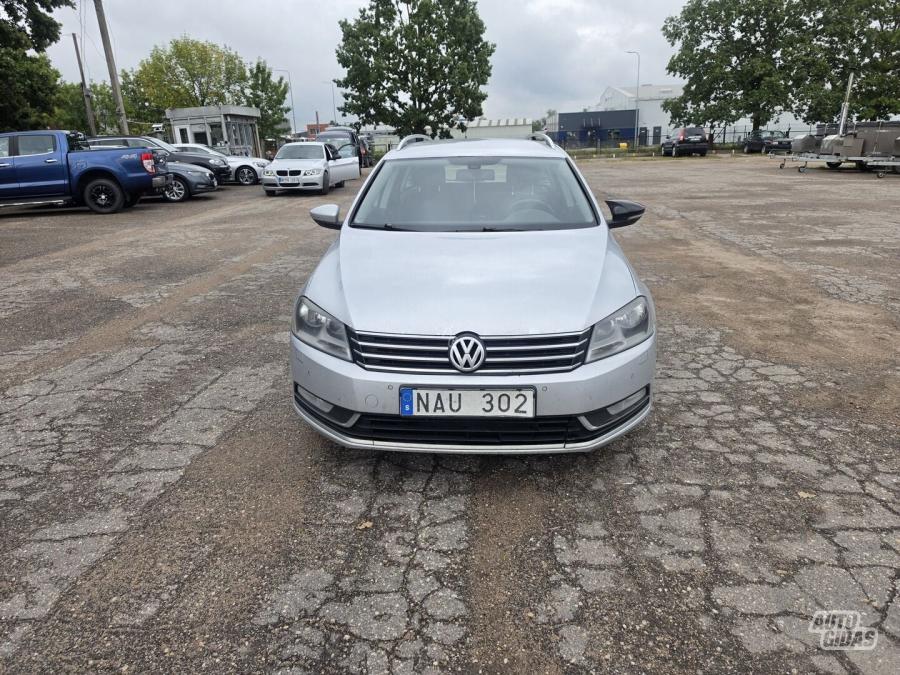 Volkswagen Passat 2011 in Vilnius, with an engine capacity of 2.00 L and mileage of 326 thousand km for 2499 €, photo 15 on AUTOMOTO.COM.LV