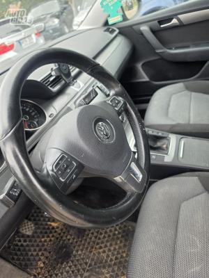 Volkswagen Passat 2011 in Vilnius, with an engine capacity of 2.00 L and mileage of 326 thousand km for 2499 €, photo 17 on AUTOMOTO.COM.LV
