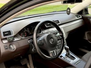 Volkswagen Passat 2011 in Vilnius, with an engine capacity of 2.00 L and mileage of 247 thousand km for 2900 €, photo 8 on AUTOMOTO.COM.LV