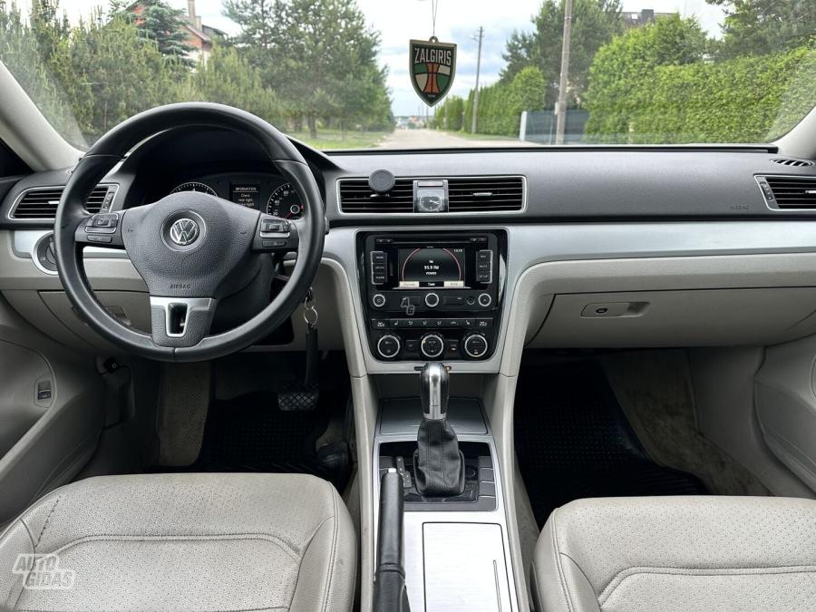 Volkswagen Passat 2012 in Vilnius, with an engine capacity of 2.50 L and mileage of 294 thousand km for 3900 €, photo 11 on AUTOMOTO.COM.LV