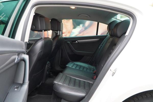 Volkswagen Passat 2013 in Peetri, with an engine capacity of 1.40 L and mileage of 348 thousand km for 3600 €, photo 9 on AUTOMOTO.COM.LV