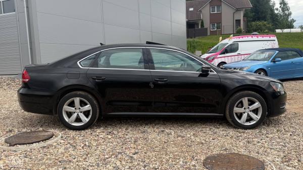 Volkswagen Passat 2013 in Siauliai, with an engine capacity of 2.00 L and mileage of 230 thousand km for 4950 €, photo 7 on AUTOMOTO.COM.LV
