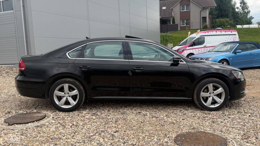 Volkswagen Passat 2013 in Siauliai, with an engine capacity of 2.00 L and mileage of 230 thousand km for 4950 €, photo 8 on AUTOMOTO.COM.LV