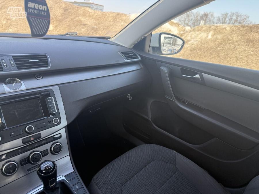 Volkswagen Passat 2014 in Vilnius, with an engine capacity of 1.60 L and mileage of 354 thousand km for 4700 €, photo 17 on AUTOMOTO.COM.LV