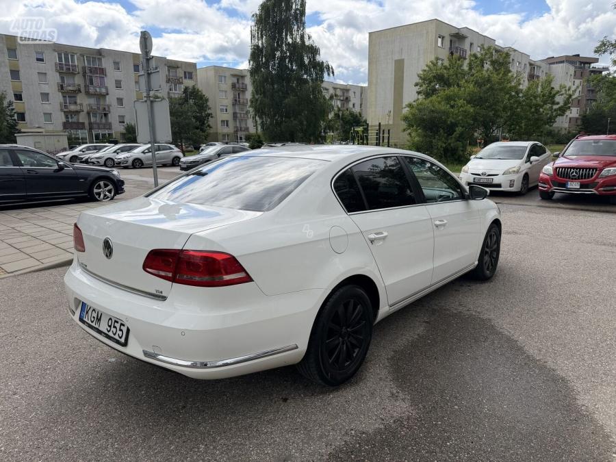 Volkswagen Passat 2014 in Vilnius, with an engine capacity of 1.60 L and mileage of 335 thousand km for 4500 €, photo 8 on AUTOMOTO.COM.LV