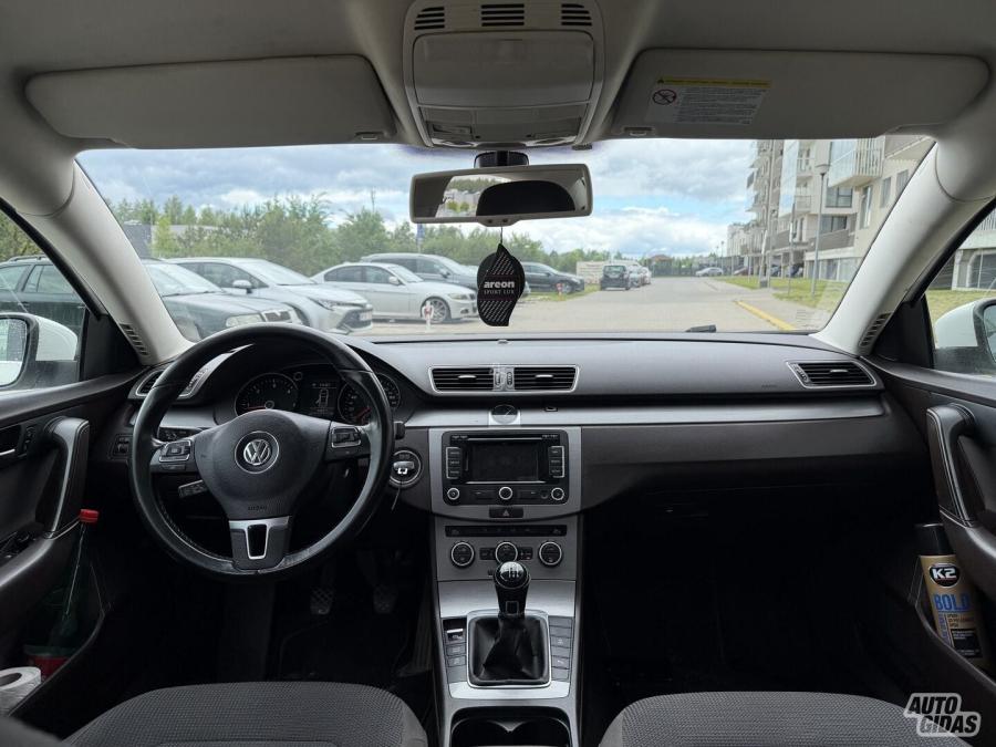 Volkswagen Passat 2014 in Vilnius, with an engine capacity of 1.60 L and mileage of 335 thousand km for 4500 €, photo 10 on AUTOMOTO.COM.LV