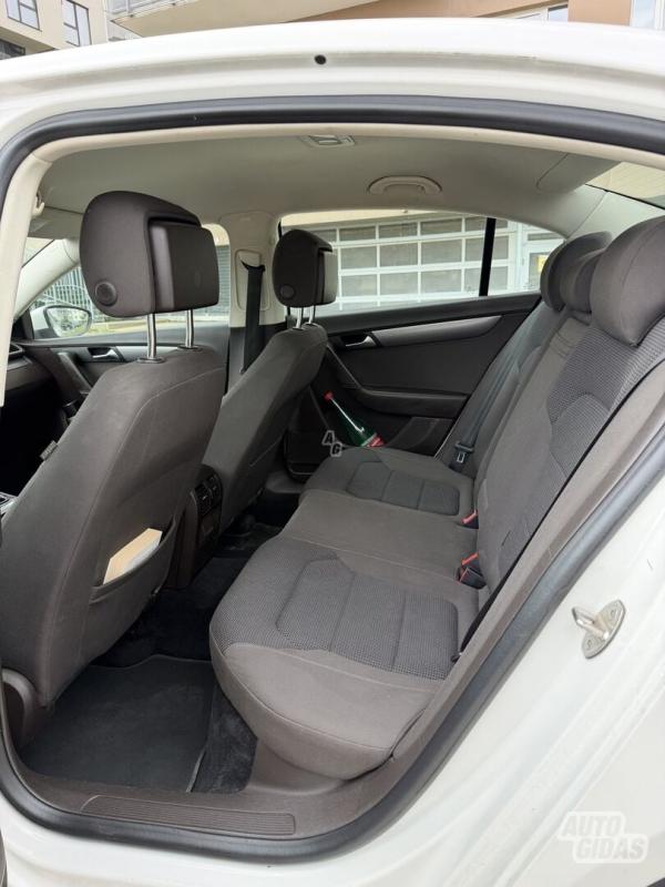 Volkswagen Passat 2014 in Vilnius, with an engine capacity of 1.60 L and mileage of 335 thousand km for 4500 €, photo 10 on AUTOMOTO.COM.LV