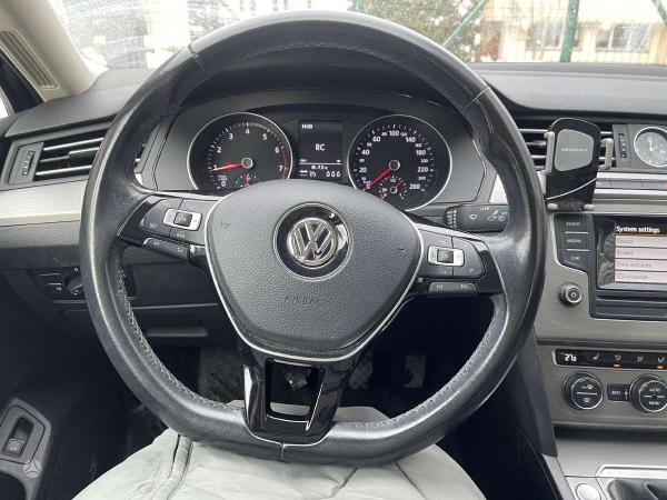 Volkswagen Passat 2016 in Vilnius, with an engine capacity of 1.40 L and mileage of 90 thousand km for 10800 €, photo 4 on AUTOMOTO.COM.LV