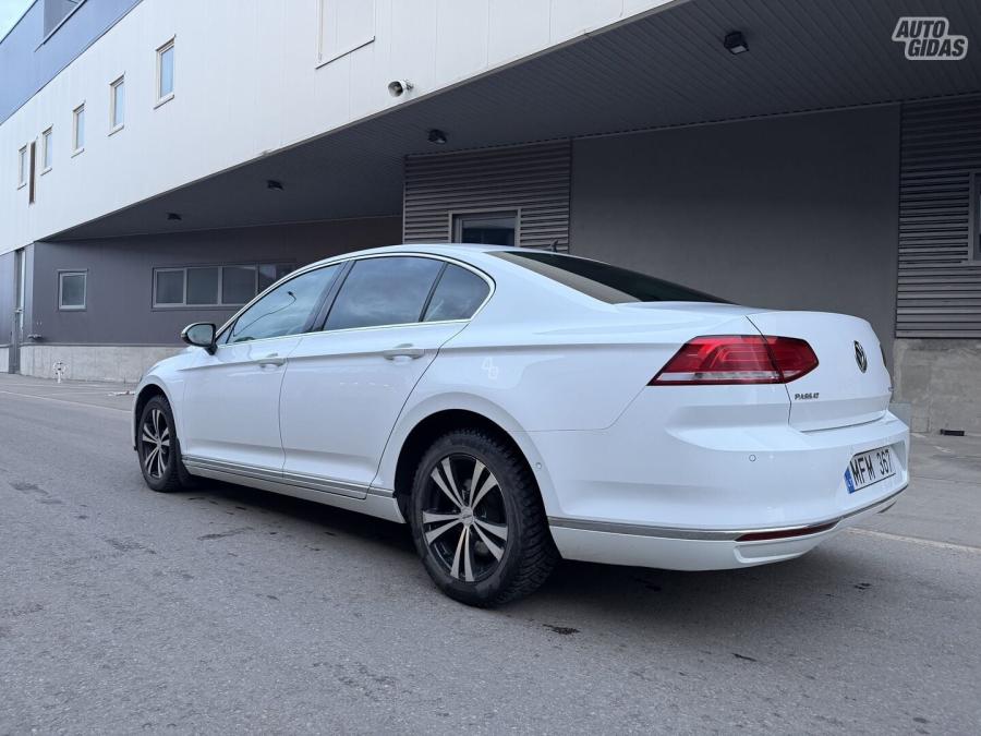 Volkswagen Passat 2016 in Vilnius, with an engine capacity of 1.60 L and mileage of 310 thousand km for 9500 €, photo 14 on AUTOMOTO.COM.LV