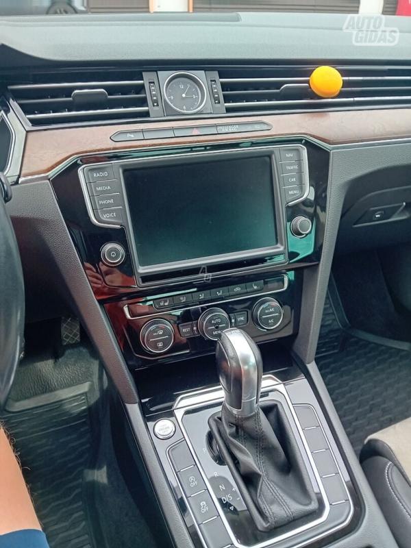 Volkswagen Passat 2016 in Jonava, with an engine capacity of 2.00 L and mileage of 200 thousand km for 14500 €, photo 7 on AUTOMOTO.COM.LV